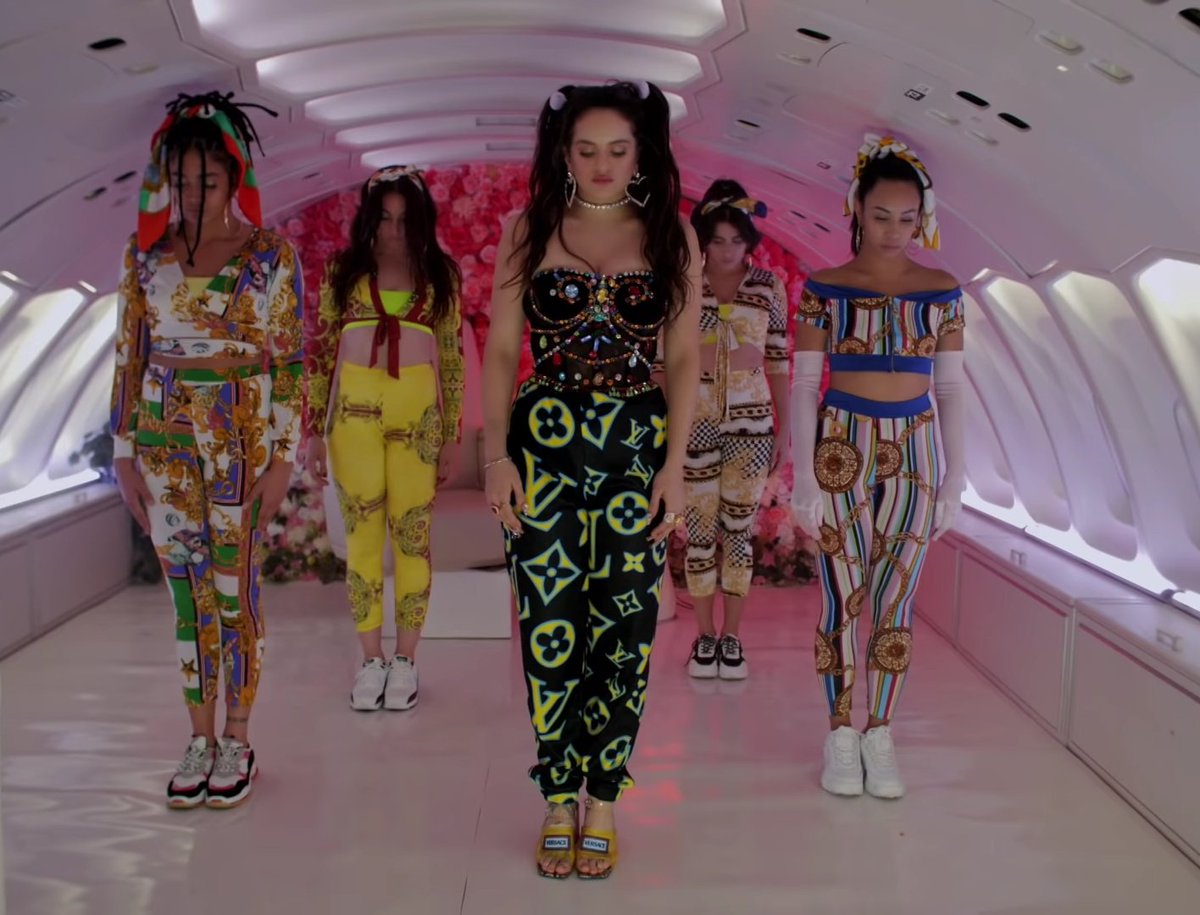 Mujeres reggaetoneras: alta moda mezclado con flow - La Máquina Medio